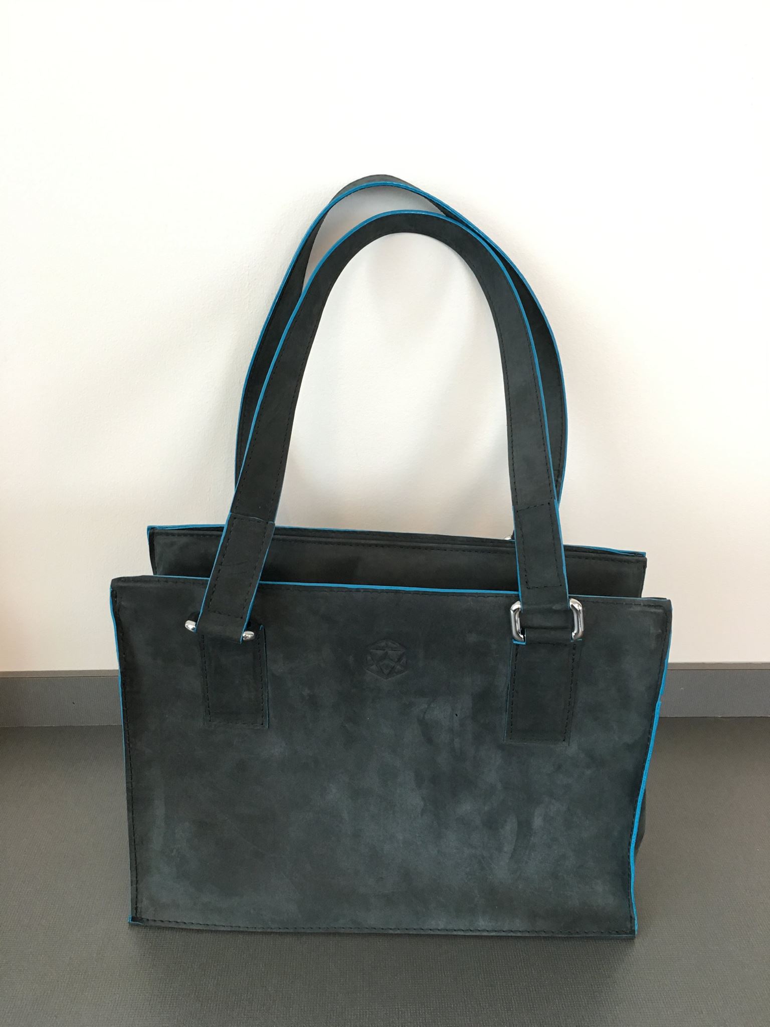 Lauren Roth of Roth Fioretti Attends All Chicago Handbags for Homeless